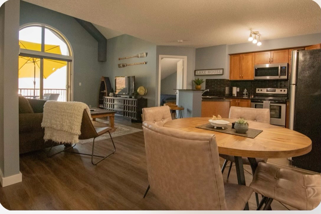 2 BEDROOM, 2 BATHROOM FURNISHED CONDO AT LAKE WINDERMERE POINTE ...